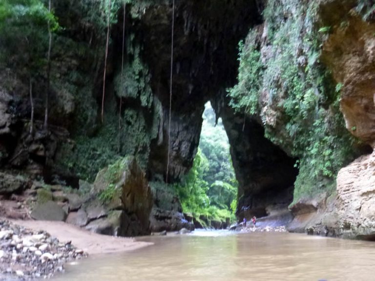 Top 5 Most Amazing Caves and Caverns in Puerto Rico